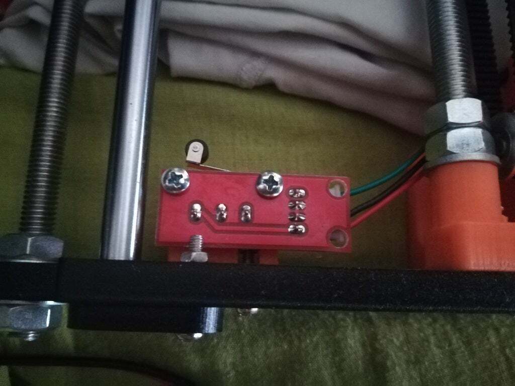 Free STL file ANET A8 - Y Endstop for Makerbot switch 🔧 ・3D printable ...